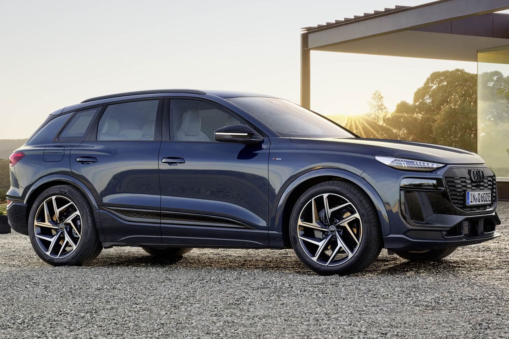 Audi Q6 SUV e-tron » Dizajn & výbava | Audi Slovensko